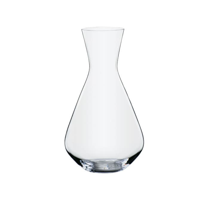 Una buona caraffa decora la casa e adempie al contempo a una funzione ...